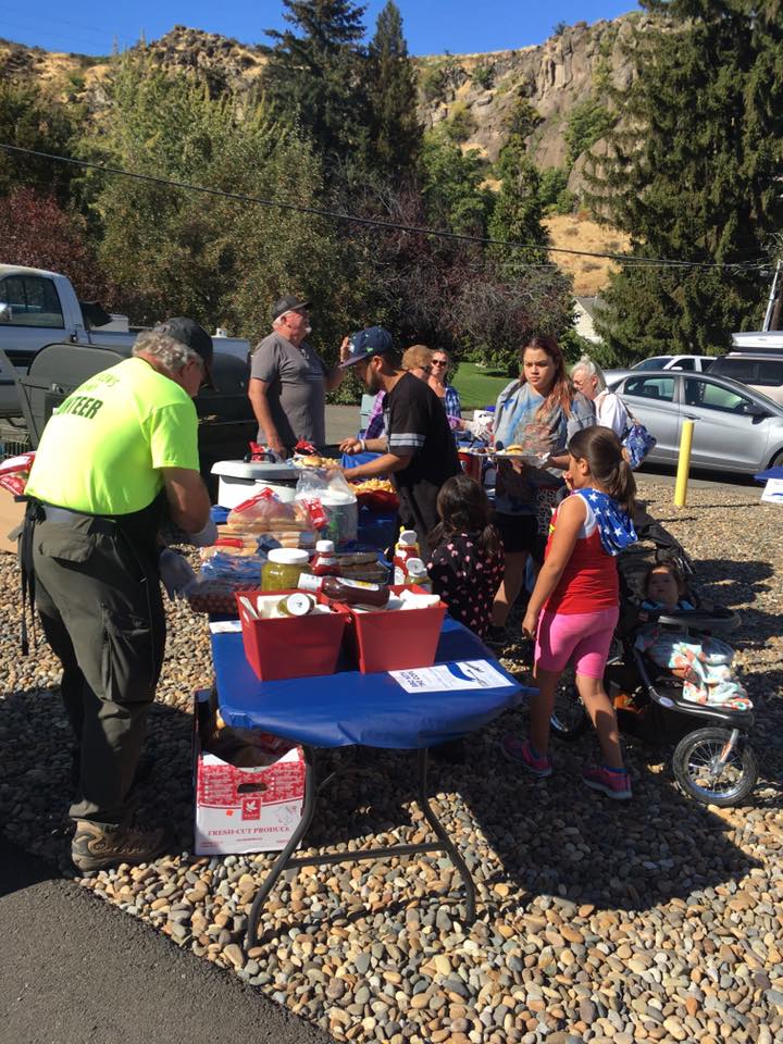 Great Turnout for 3rd Annual BBQ with the Cops | Yakima Police Department